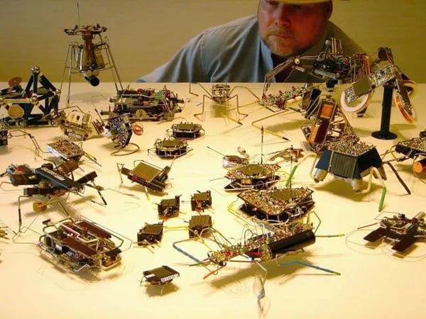 Constructing a Solar-Powered Snake Robot - Projects