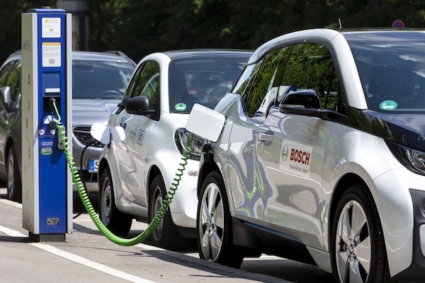 EV Battery Management Gets Updated with Cloud-Connected Batteries and ...