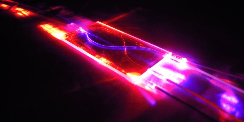 Cognifiber Introduces Glass-based Photonic Chip for Edge Computing - News